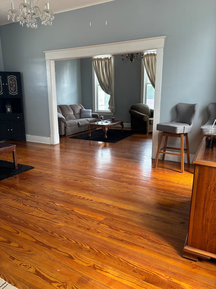 Upstairs Get Away - Vincennes, IN