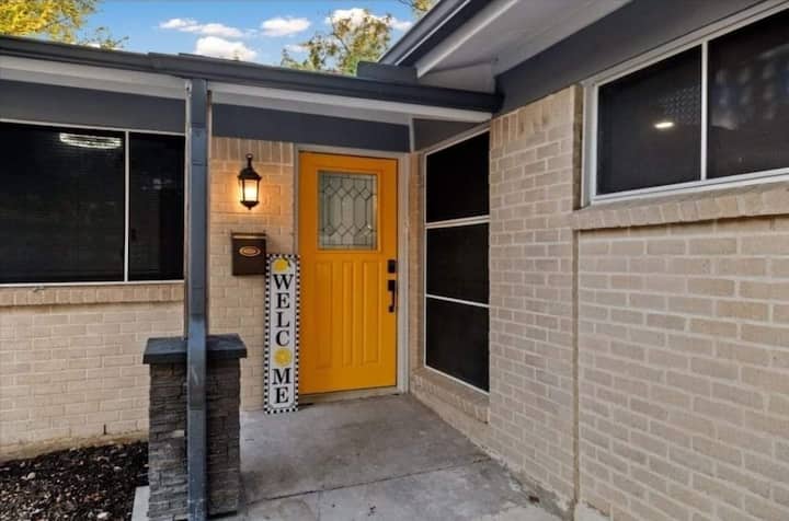 Sweet Haven Near Airport, Restaurants + Car Rental - Irving, TX