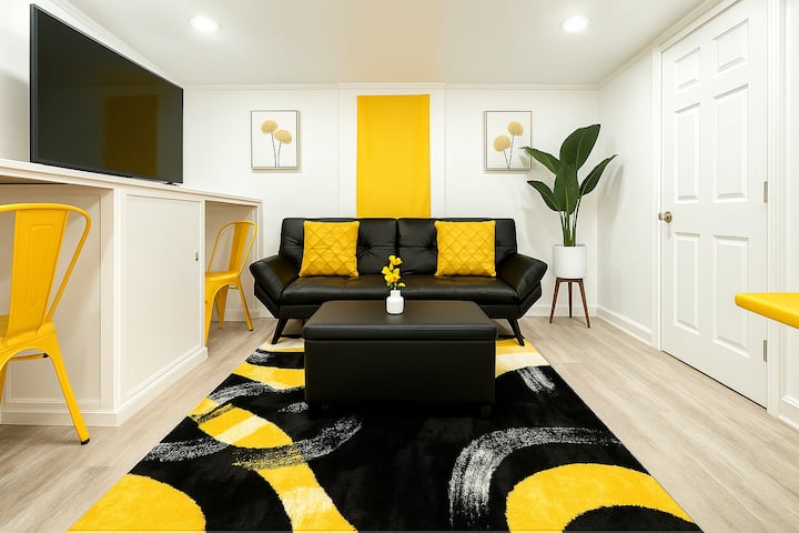 Amber Basement Retreat • Cozy & Modern • 7 Min Dt - Cleveland, OH