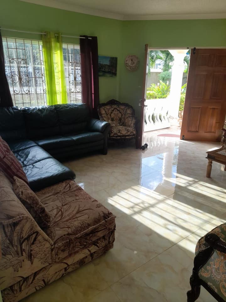 Spacious House In Montego Bay - Montego Bay