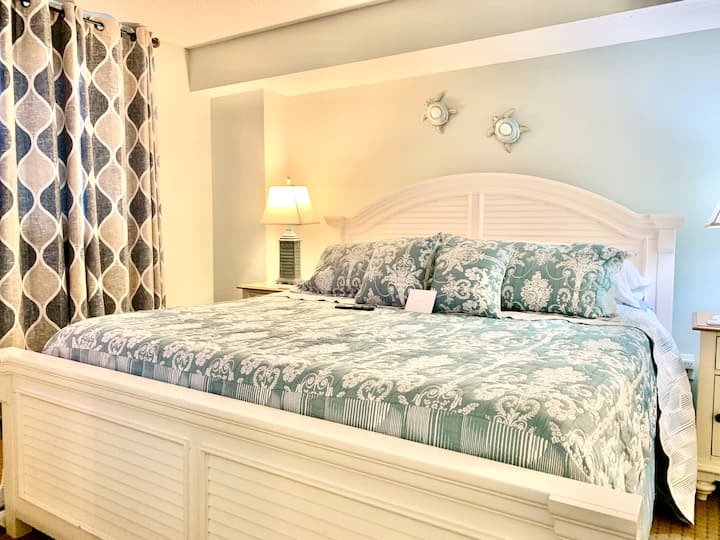 Penthouse! Oceanfront Panoramic View! - Myrtle Beach, SC