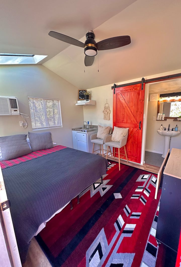 Farmhouse Studio With Skylight - 朱利安