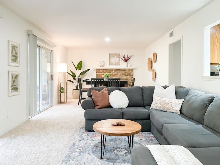 Entire Hershey Condo - For Traveling Professional! - Middletown, PA