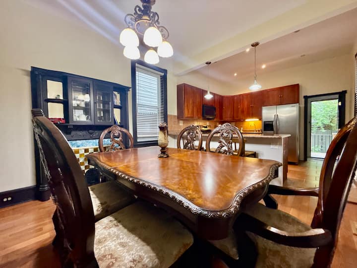 7 Bedroom. Prime Location - Philadelphia, PA