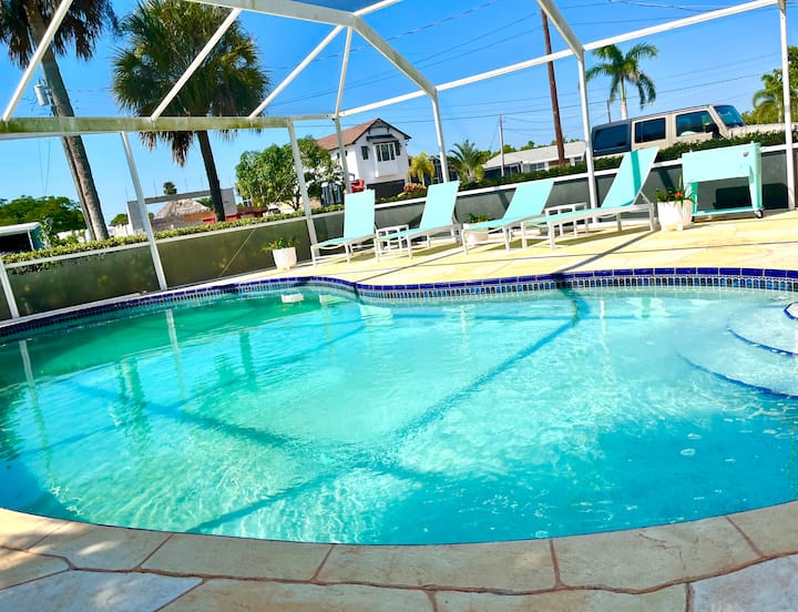 3 Br Canal Home Near Downtown! - Naples