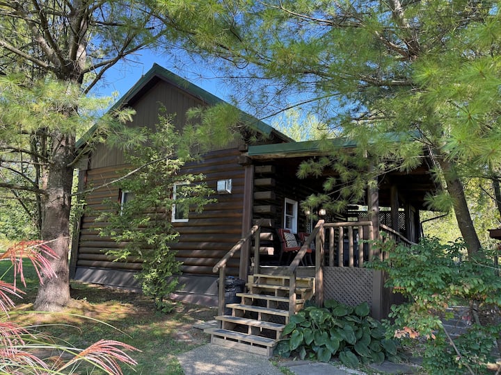 Richmond Cabin- Hot Tub, Wi-fi, Pets, Fireplace - Cambridge, OH