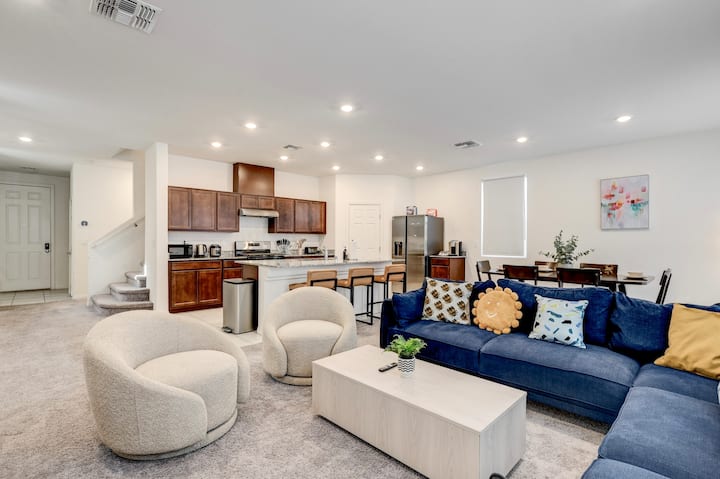 5 Br Near Strip Home Comfy Stay - Las Vegas