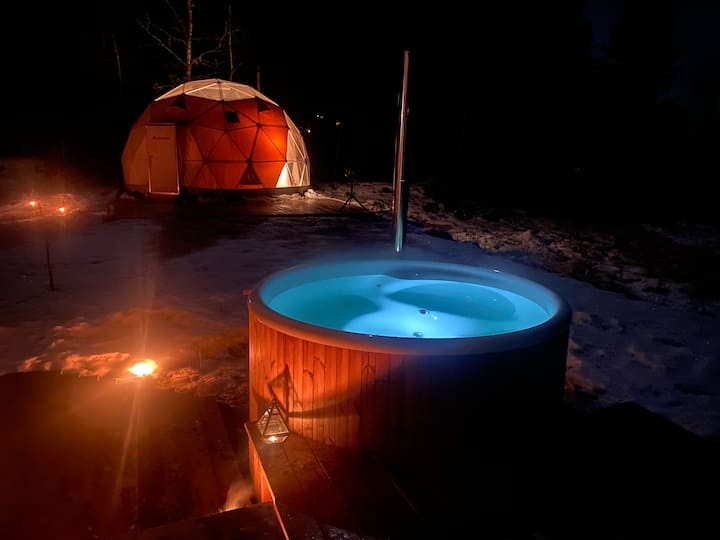 Dome Glamping · Wood-fired Hot Tub Option - Norway