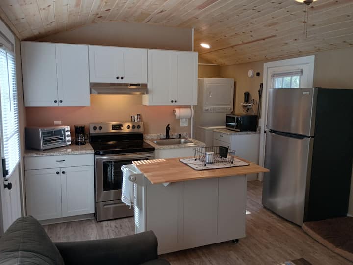 Tiny Home Cabin In Greer. Private, Pet Friendly. - Greer, SC