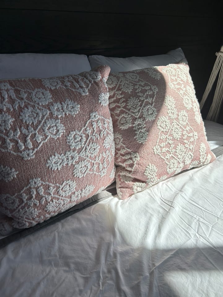 Glamping Bridal En-suite Spa Service & Breakfast - Dripping Springs, TX