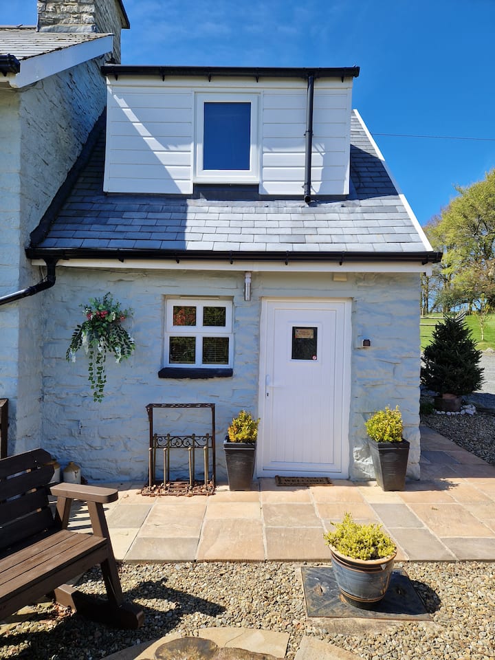 The Mousehole Couple's Countryside Retreat - Ceredigion