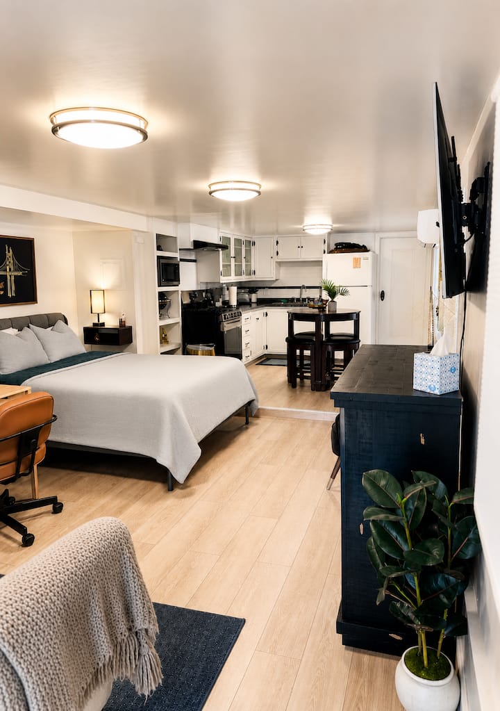 Charming Midtown Studio At Ice Blocks! - Sacramento, CA