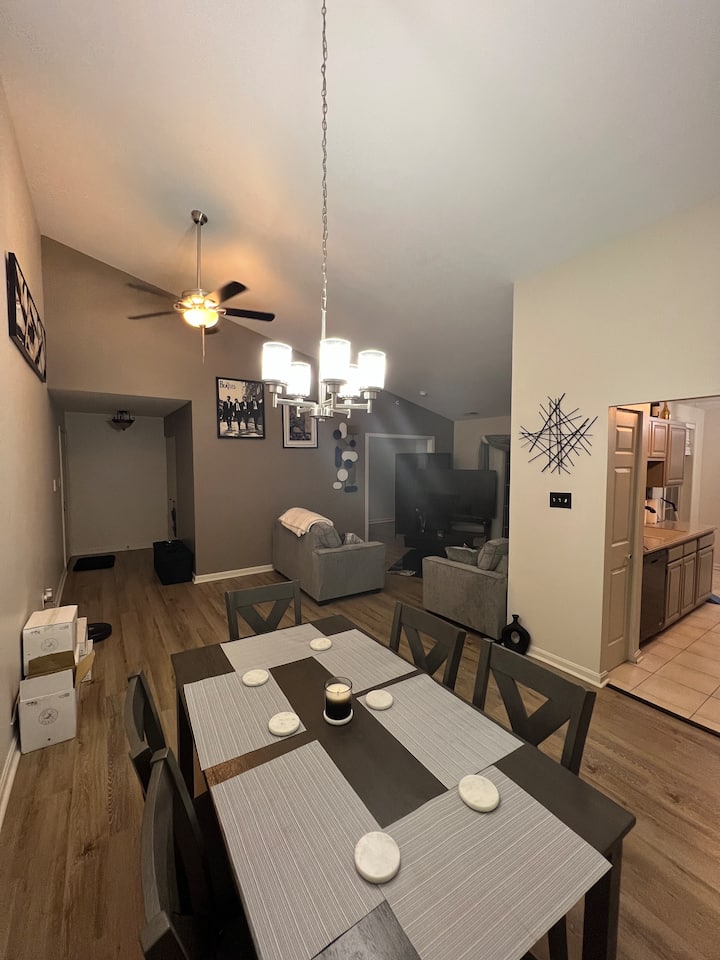 2 Bed & 2 Bathroom Spacious Cozy Condo W/ Balcony! - Bel Air, MD