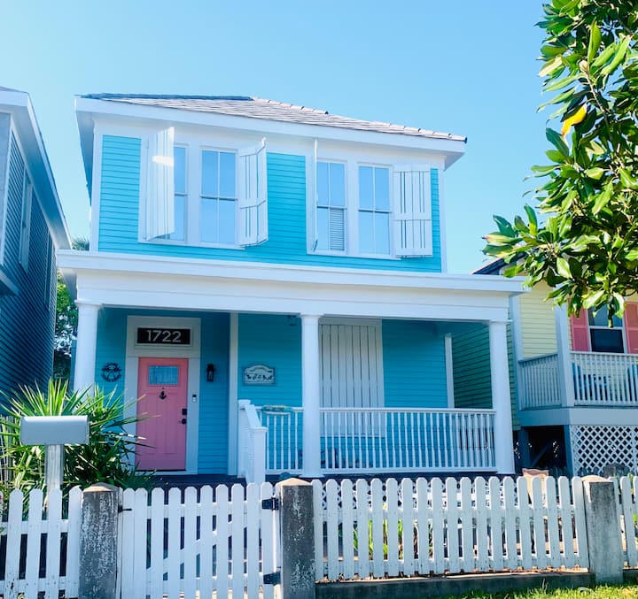 5 Min Walk To Beach! Hot Tub!  Dog Friendly - Galveston, TX