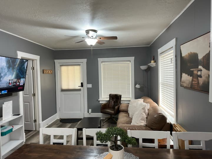 Cozy Corner: Relax & Unwind - Hyde Park, UT