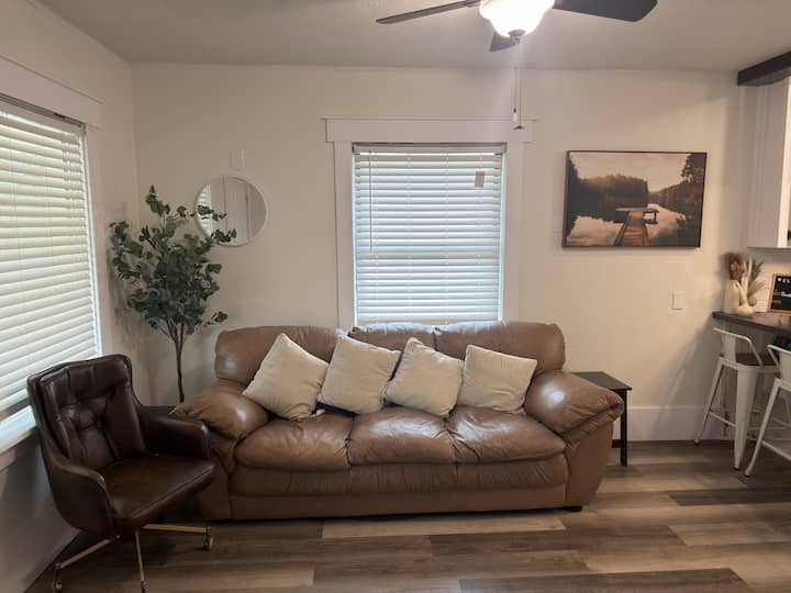 Cozy Corner: Relax & Unwind - Hyde Park, UT