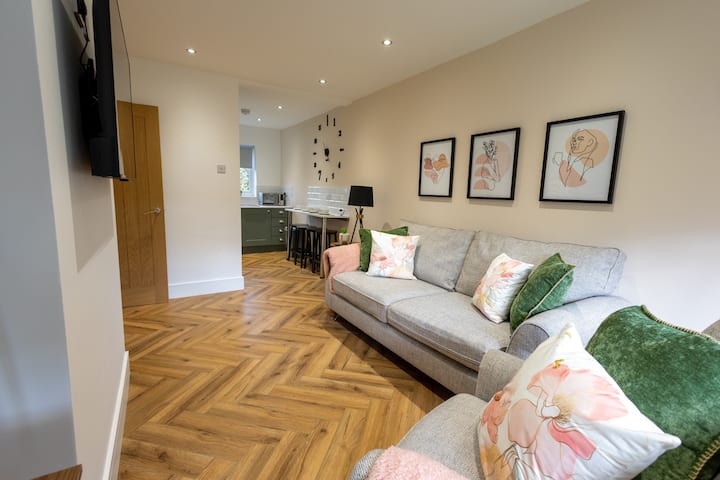 Modern 2 Bed Apt Coleshill/nec/bhx/ Genting Arena/ - Guernsey