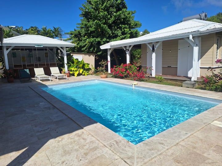 Jolie Villa Créole Avec Piscine - Martinique