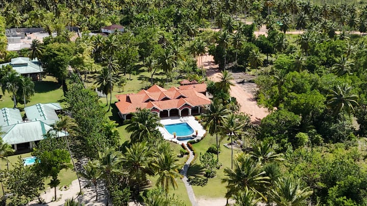 Villa Tropical - Beachfront, JardÃn, Piscina Y Mar - Dominican Republic