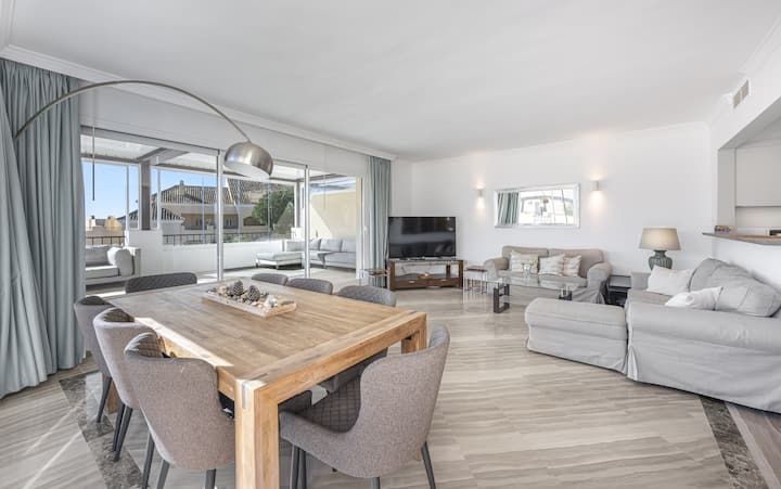 Amazing 4br Apart. Parking, Pool, Close To The Sea - Marbella