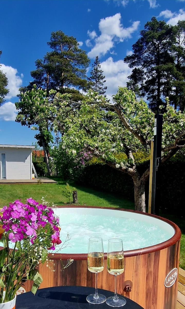 La Petite Bohéme With Parking Near Nature - Huddinge