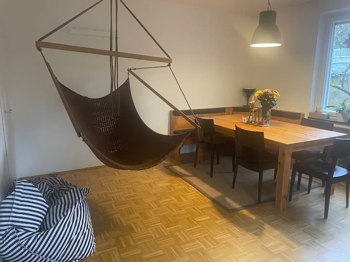 4-zimmer Wohnung Mit Garten, S- & Straßenbahn Nah - Nürnberg