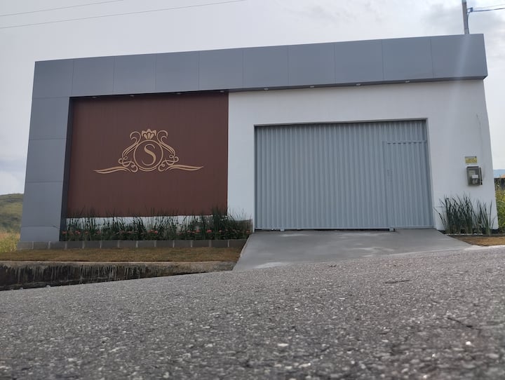 Casa Com Piscina - Resende