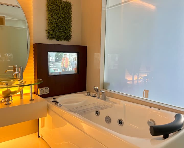 #2 Kl Private Cinema In Bedroom & Romantic Jacuzzi - Kuala Lumpur