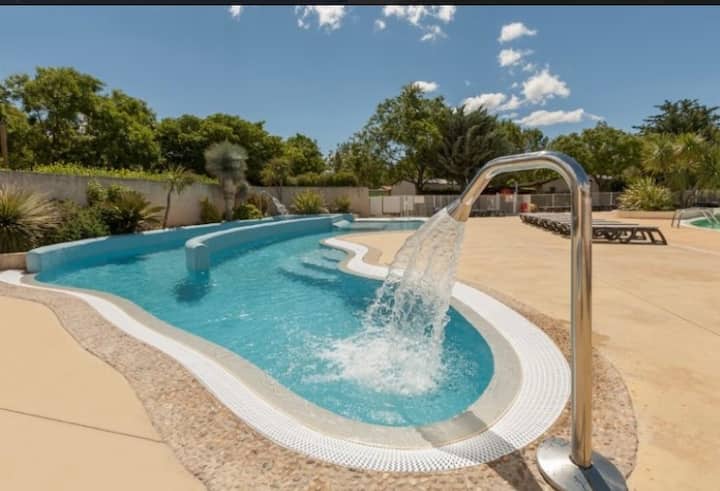 Séjour Confort Dans Un Camping 4 éToiles Camargue - Gard