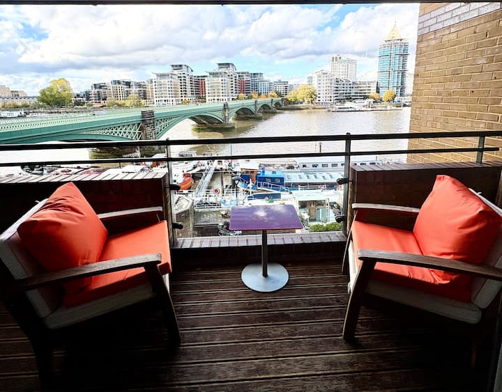 Riverfront Apartment Balcony & Parking Battersea - Chelsea