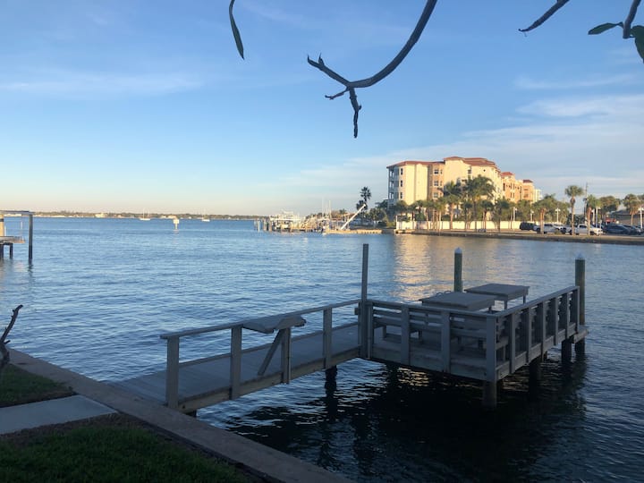 Adorable Cottage W Water Access - Treasure Island, FL