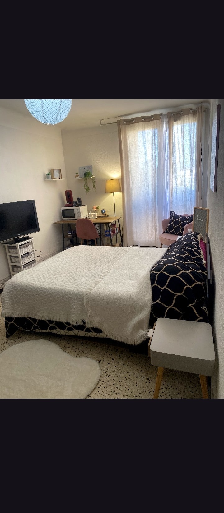 Bonjour, Je Loue Une Chambre Pour Deux Personnes - Marignane