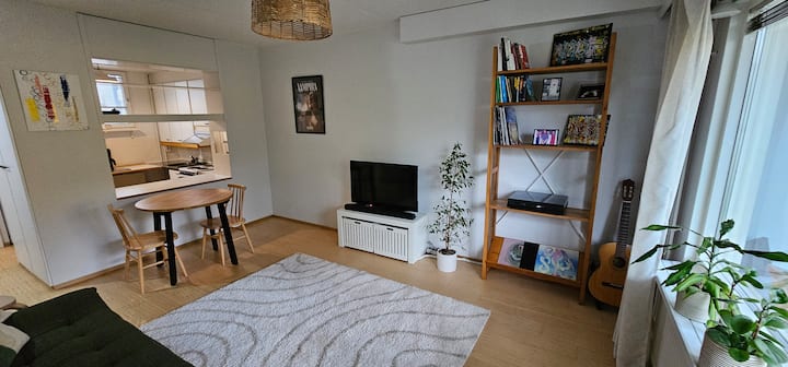 Kaksio Idyllisessä Puu-tapanilassa, Juna Ja Parkki - Helsinki Airport (HEL)