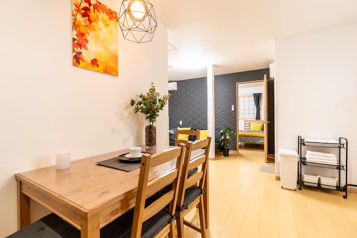 楓林居6号館/难波心斋桥2站4分钟/梅田/环球影城交通便利/地铁400米/办公 桌/婴儿床 - Osaka, Japan