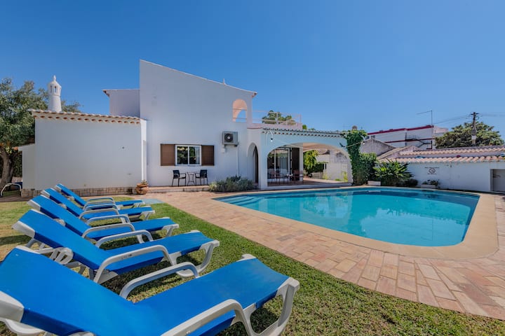 Unique 4-bedroom Villa Albufeira Private Pool - Albufeira