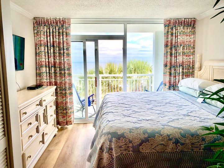 Oceanfront Honeymoon Suite 1 @ Camelot - South Carolina