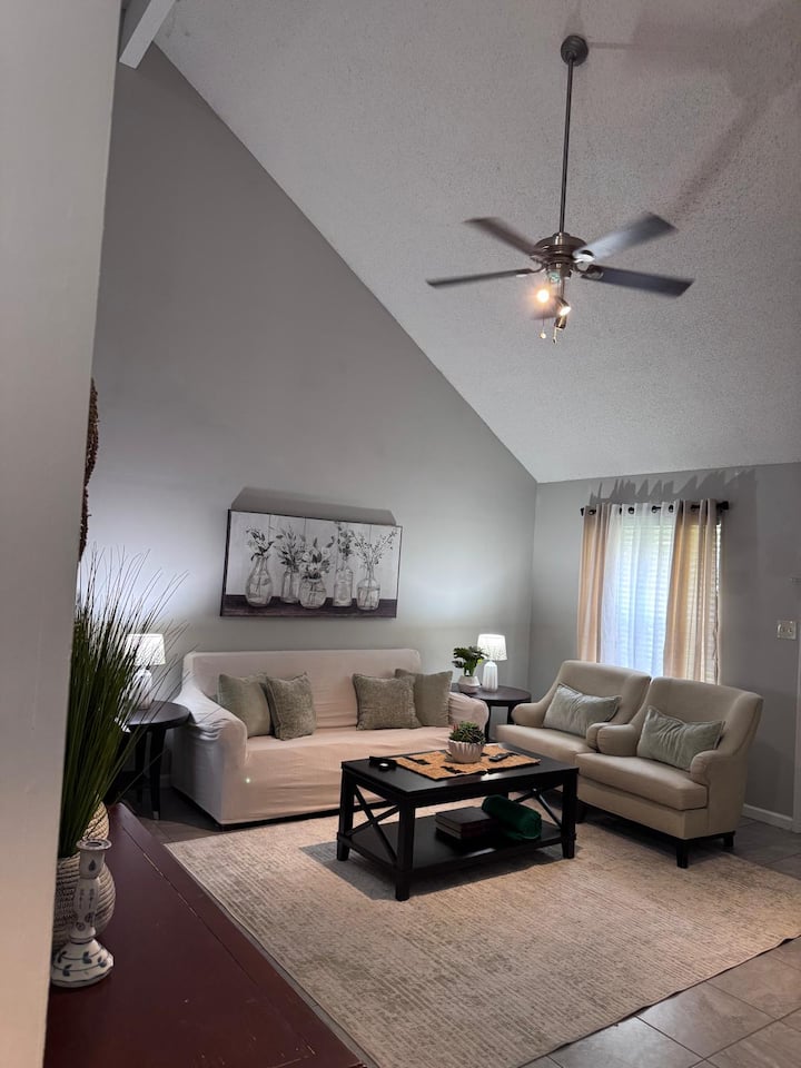 Warm & Cozy 4br Prime Location Near Shops & Dining - Memphis, TN