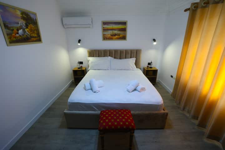 Hotel Vila Alizee Near Center - Tirana