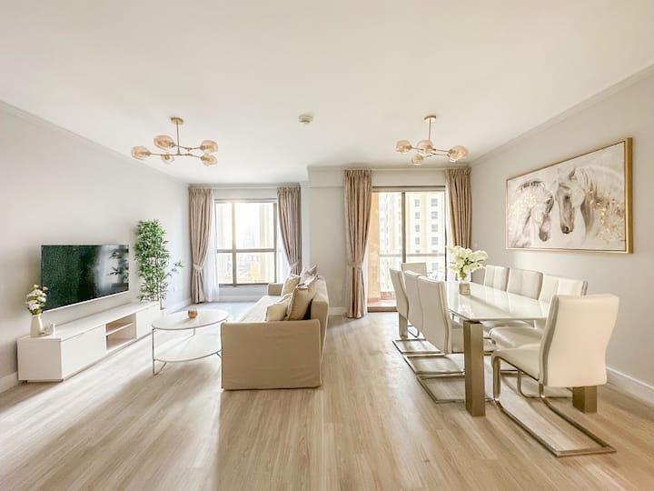 #M5 Beachfront 4br | Spacious Stay With Comfy Beds - Dubai