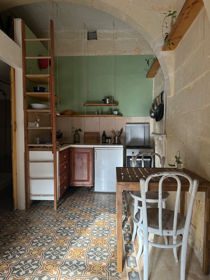 Sansun The Studio (350 Year Old Traditional House) - Malta