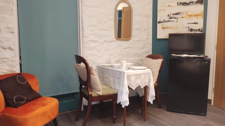 Lovely Cottage In Small
 Forest Room 2 - Bideford