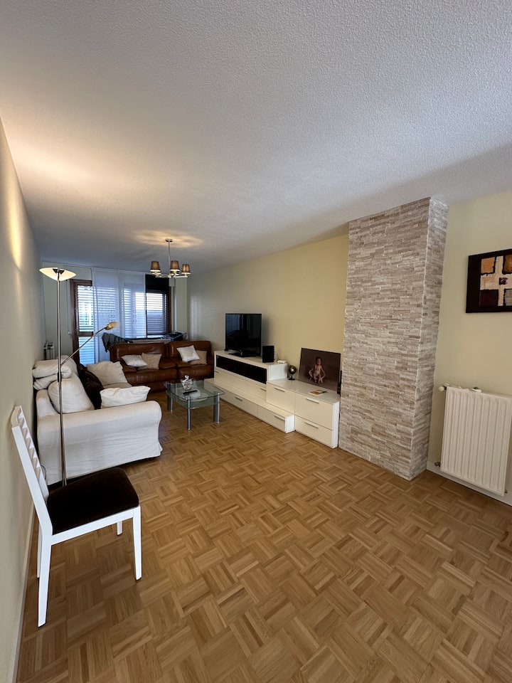 Amplia Y Acogedora Habitación En Entorno Tranquilo - Pamplona