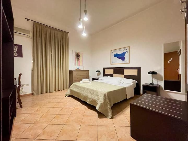 Camere A Due Passi Dal Centro - Palermo