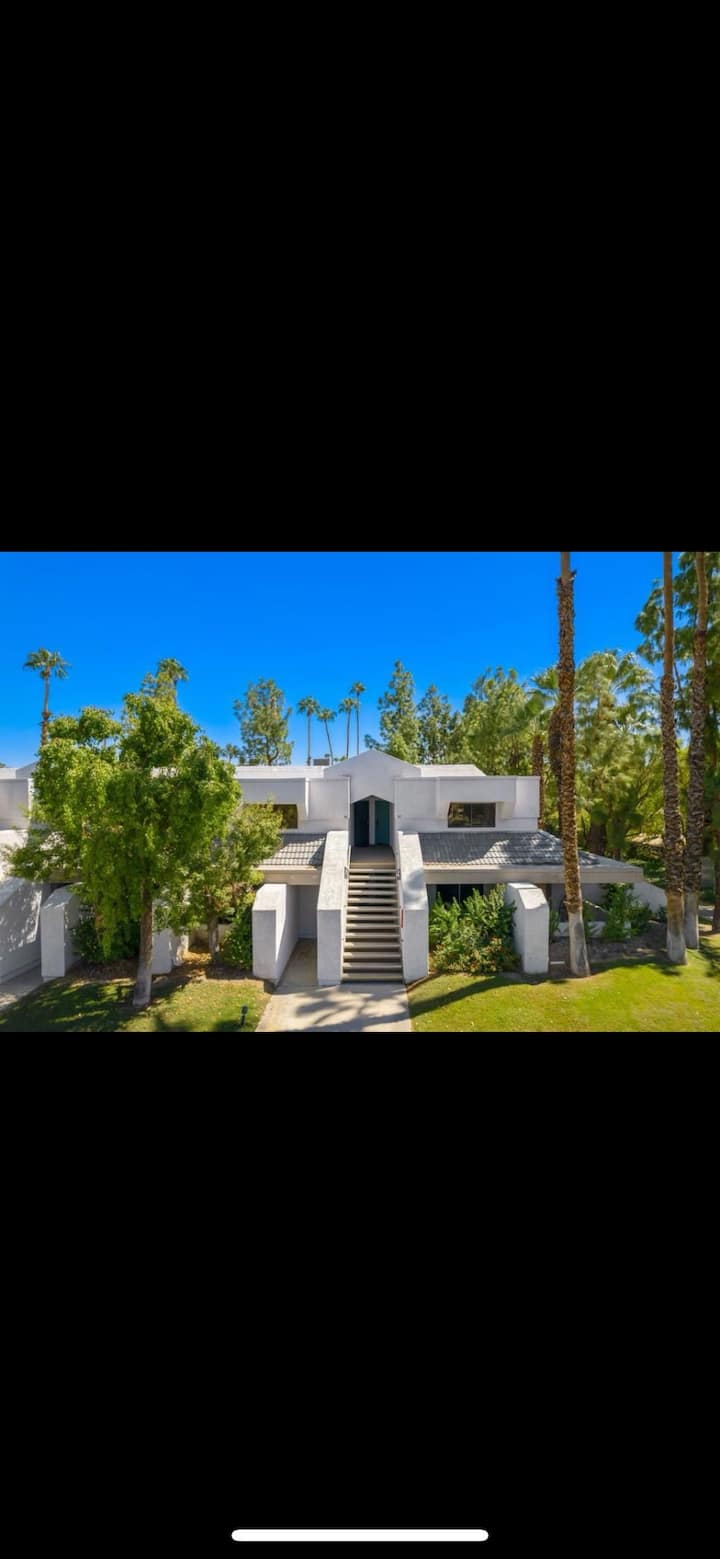 2br/2ba Condo With Mountain View And 4 Pools - Palm Springs, CA