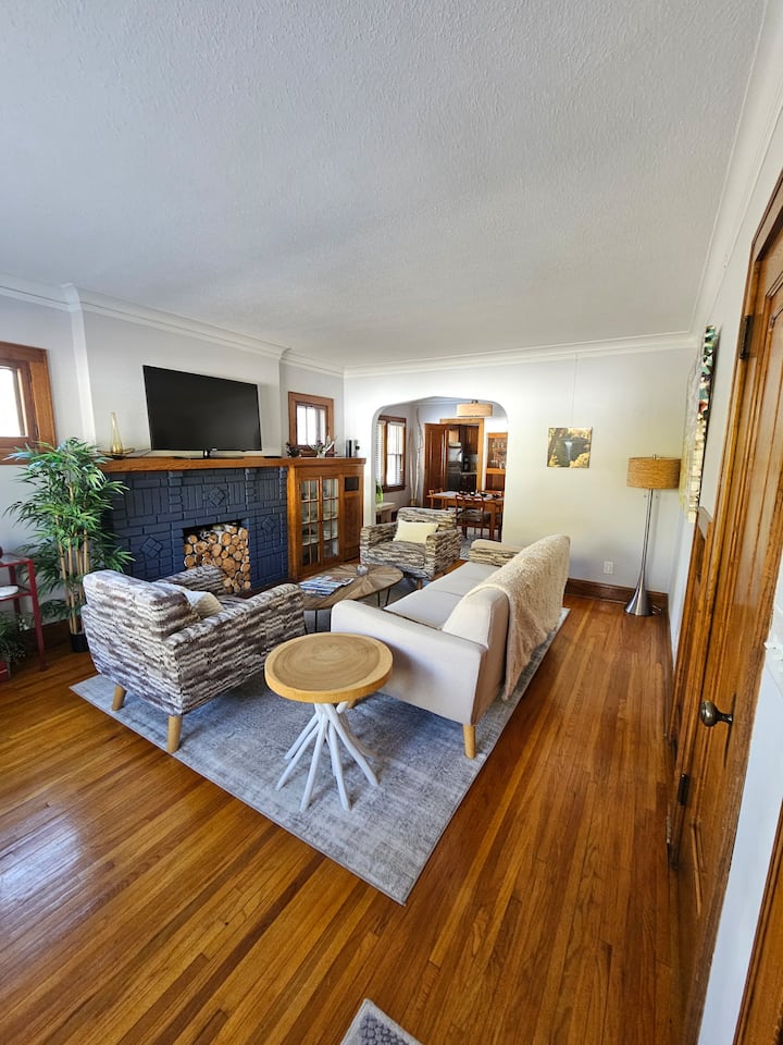 Minnehaha Falls Retreat - Minneapolis, MN