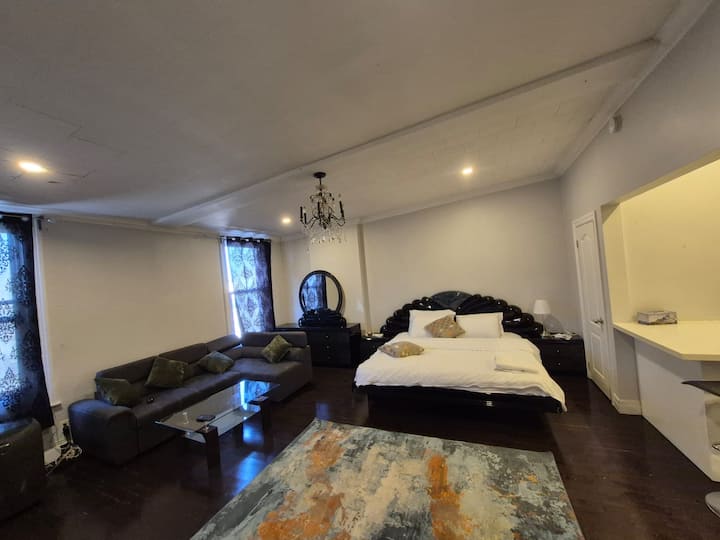 Downtown Apartment 2-3 People - Bowmanville