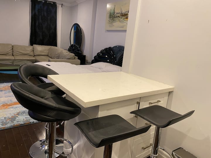 Downtown Apartment 2-3 People - Bowmanville