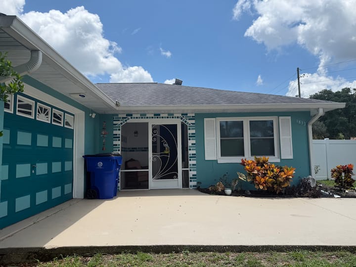 Navi’s Joy House - Lake Istokpoga, FL