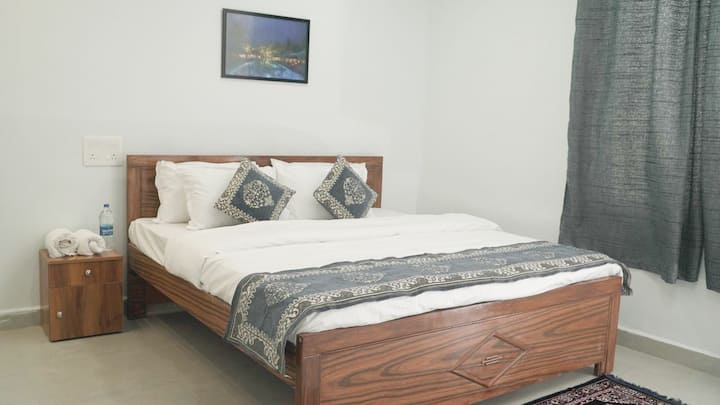 Mali Mhatre Cottage - Alibag