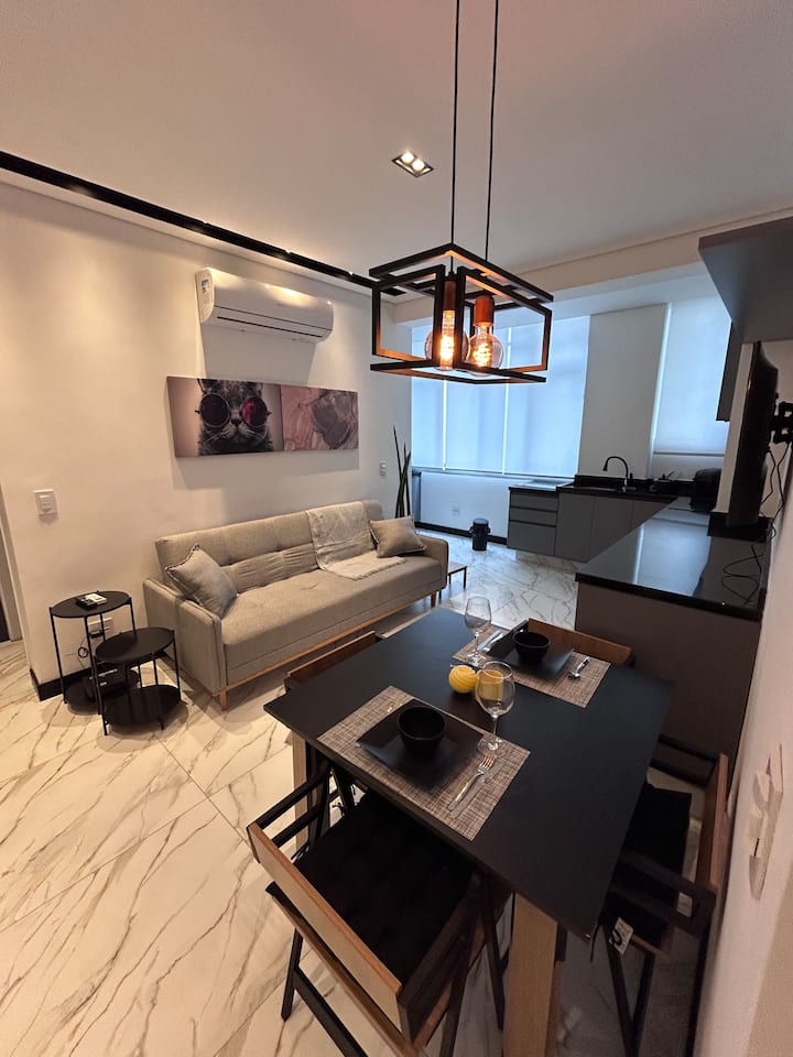 Apto Frente à Praia De Santos - Santos